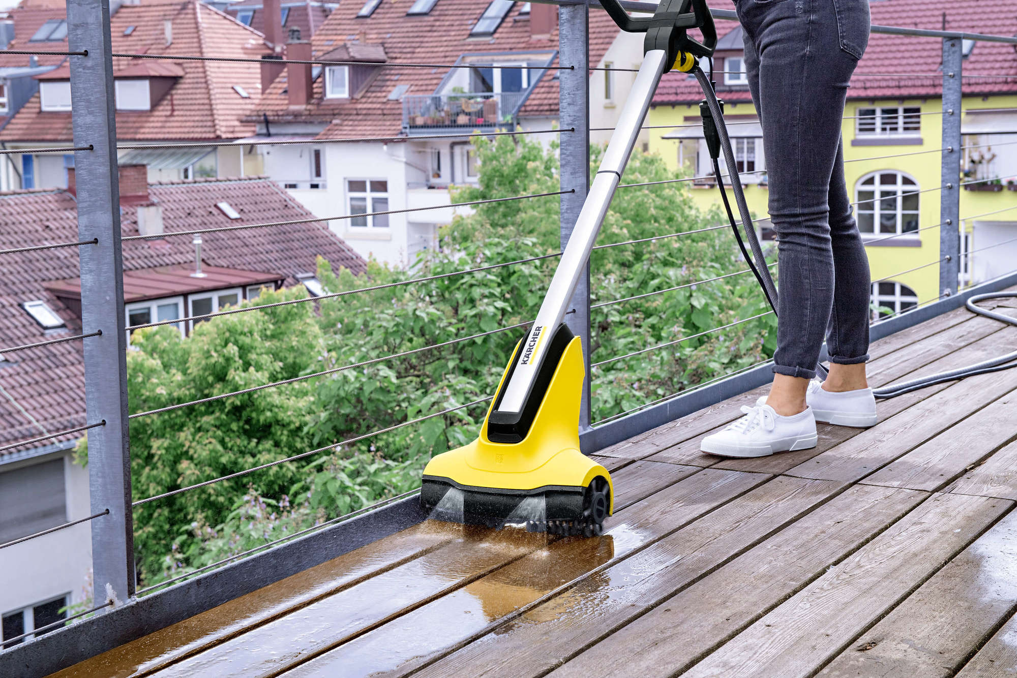 Urządzenie do czyszczenia tarasów Karcher PCL 4 | isprzet.pl